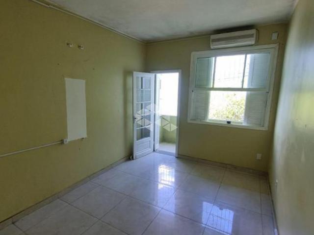 Apartamento de três dormitórios no início da Bento Gonçalves