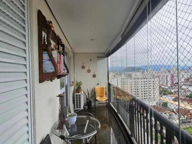 Apartamento de três dormitórios com vista totalmente livre em Santos