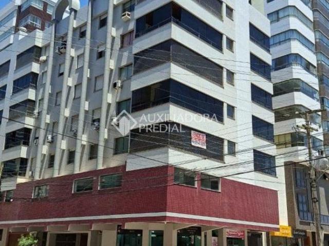 Apartamento de três dormitórios com sacada e depósito privativo no Centro de Capão da Canoa