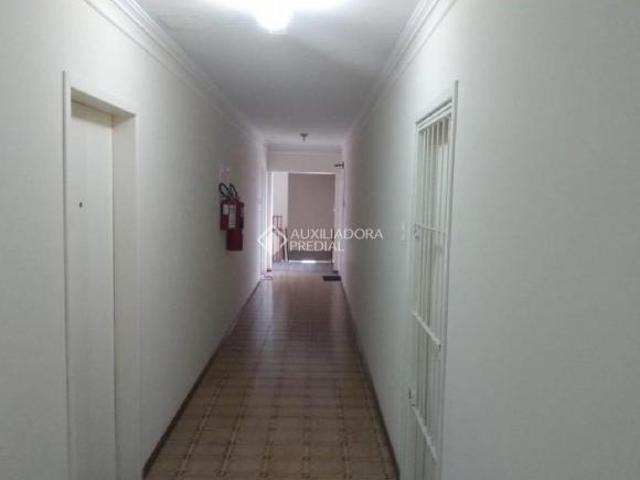 Apartamento de três dormitórios localizado no centro de Osório
