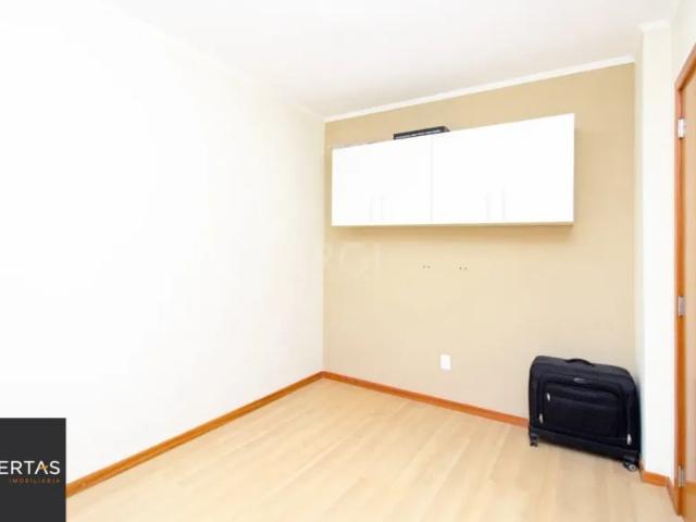 Apartamento de três dormitórios, suíte e uma vaga de garagem no bairro Santana