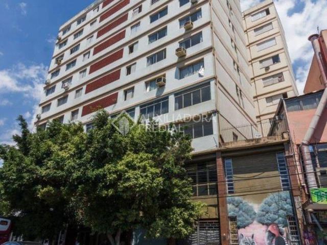 Apartamento de três quartos com suíte no bairro Azenha