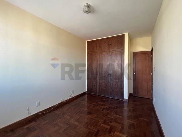 Apartamento de três quartos, uma suíte e duas vagas no bairro Santa Efigênia, em Belo Horizonte