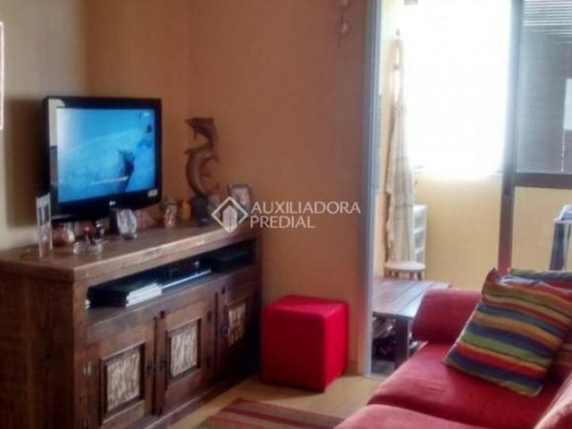 Apartamento de um quarto, com sacada e churrasqueira, sem mobiliado !