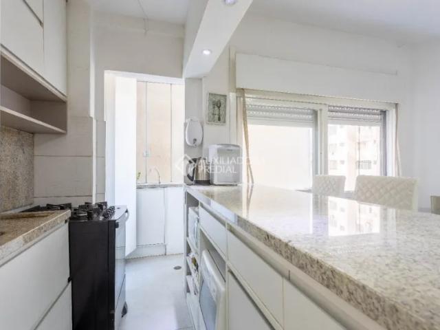 Apartamento de um quarto todo mobiliado à venda na Borges de Medeiros | Centro Histórico | Sol da ma