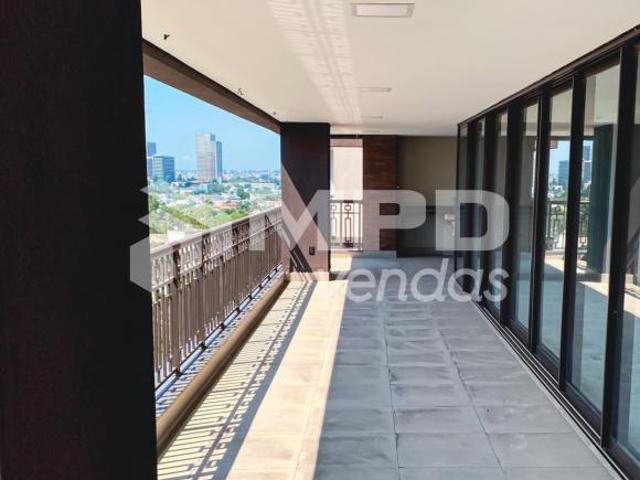 Apartamento de Altíssimo em Alphaville, com 3 suítes, 5 vagas. Myra MPD