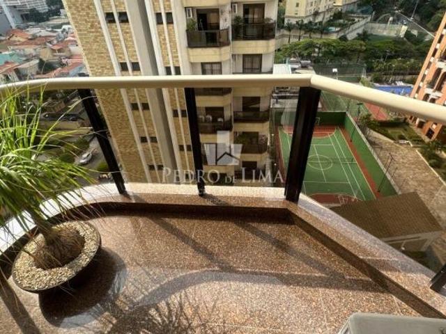 Apartamento de alto padrão, 3 dormitórios, 3 suítes, 1 escritório, 5 vagas. Condomínio Almeria