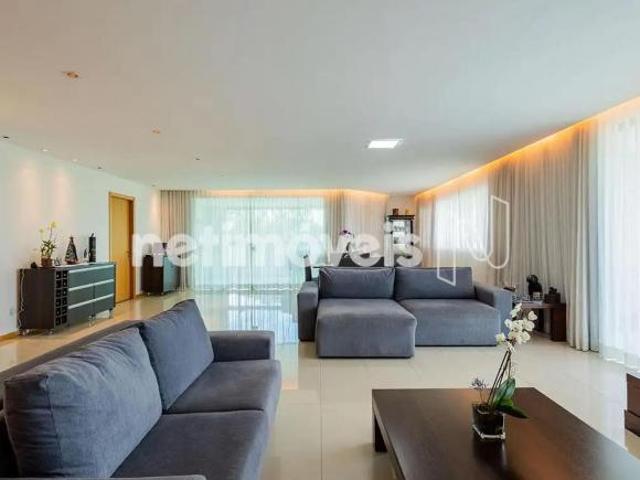 Apartamento de Alto Padrão Vinicius Resort