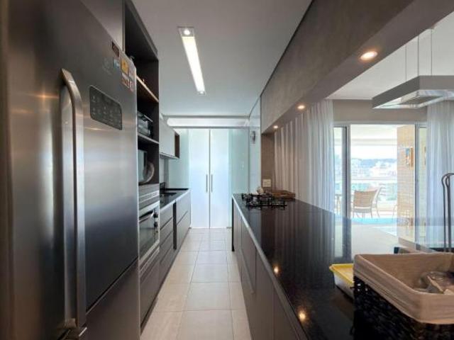 Apartamento de Alto Padrão à Venda na Riviera de São Lourenço