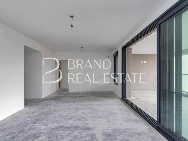 Apartamento de alto padrão à venda no Brooklin Paulista, com 151m², 3 suítes, 2 vagas!