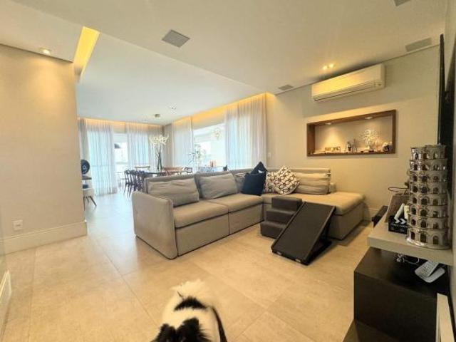 Apartamento de Alto Padrão à Venda no Embaré – Santos/SP