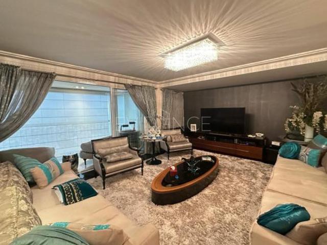 Apartamento de Alto Padrão à Venda com 4 Suítes e 4 Vagas 234 m² Tatuapé