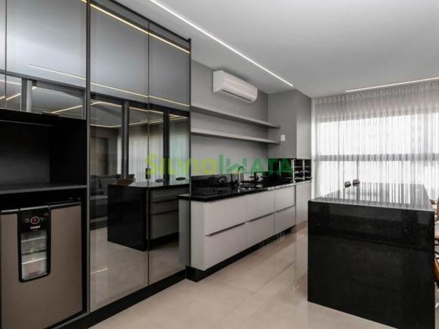 Apartamento de Alto Padrão à Venda Edifício Zetta Residence na Zona 02 Com 3 Quartos Sendo uma Suít
