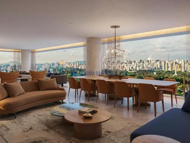 Apartamento de Alto Padrão à venda em Moema com 240m² 3 Suítes e 4 Vagas