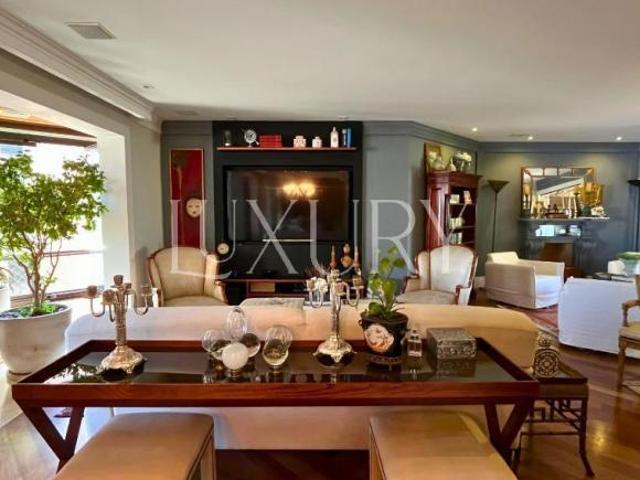 Apartamento de Alto Padrão à Venda em Perdizes com 4 Dormitórios, Varanda Gourmet e 4 Vagas