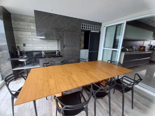 Apartamento de alto Padrão à Venda — Ponta da Praia, Santos/SP | 190 m² • 4 Quartos 2 Suítes • 3 V