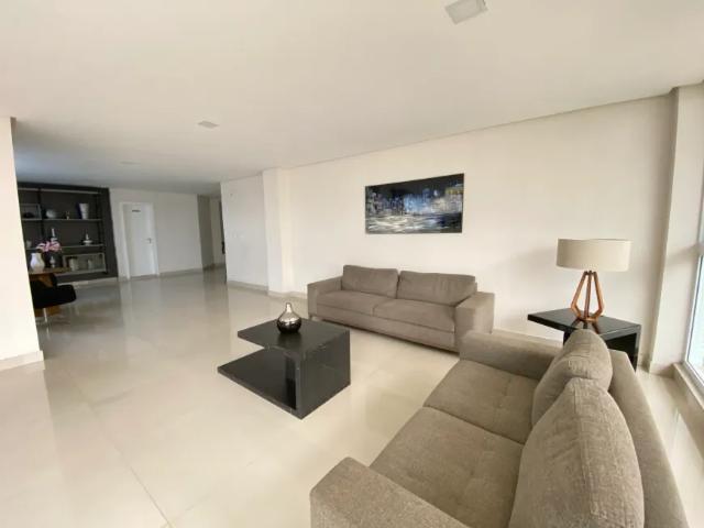 Apartamento de alto padrão a 100 metros da Praia do Forte