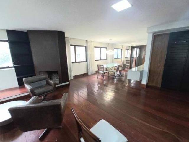 Apartamento de alto padrão com 3 suítes, 5 vagas e 208m2, varanda gourmet