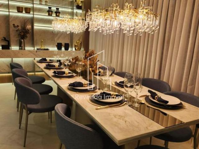 Apartamento de alto padrão com 3 suítes e 2 vagas de garagem no Ipiranga, São Paulo SP. Venha confer