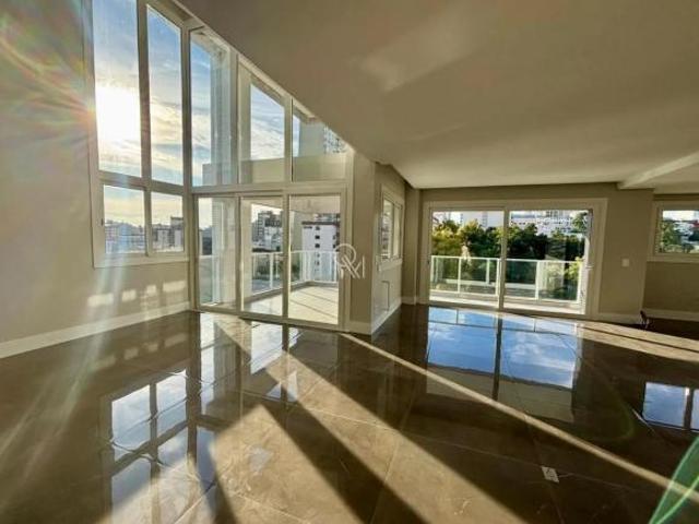 Apartamento de alto padrão, com 3 suítes, no Exposição