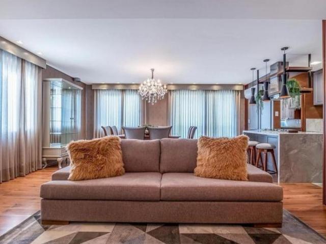 Apartamento de Alto Padrão com 3 Suítes na Avenida Borges de Medeiros Gramado