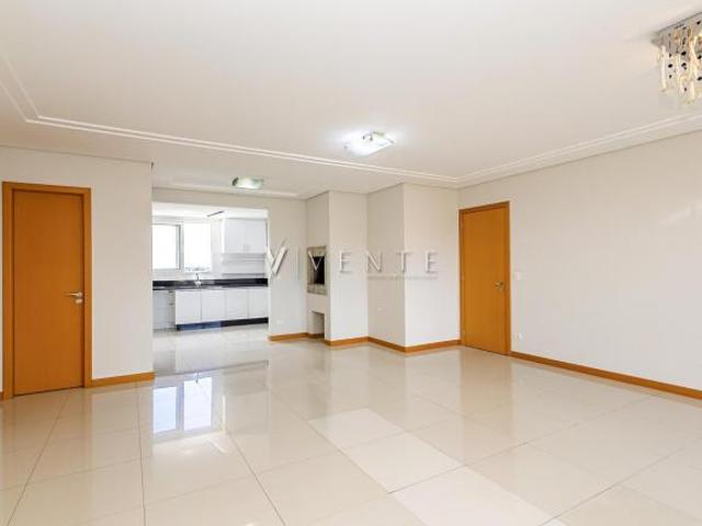 Apartamento de alto padrão com 04 suítes no bairro