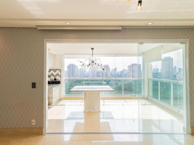 Apartamento de alto padrão com 109 metros e 3 dormitórios