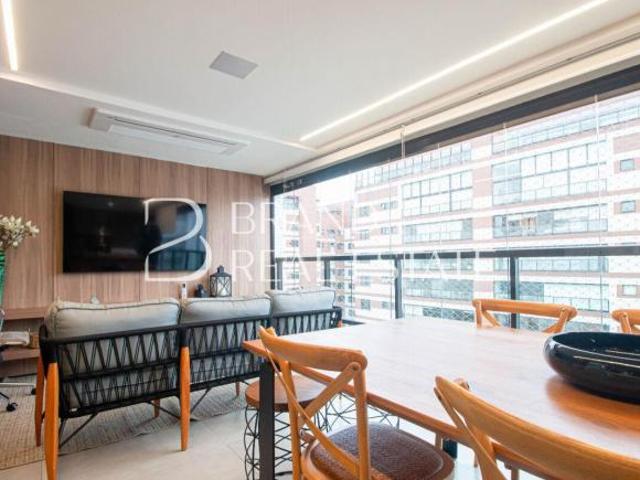 Apartamento de Alto Padrão com 210m², 3 Suítes, Varanda Integrada e 4 Vagas