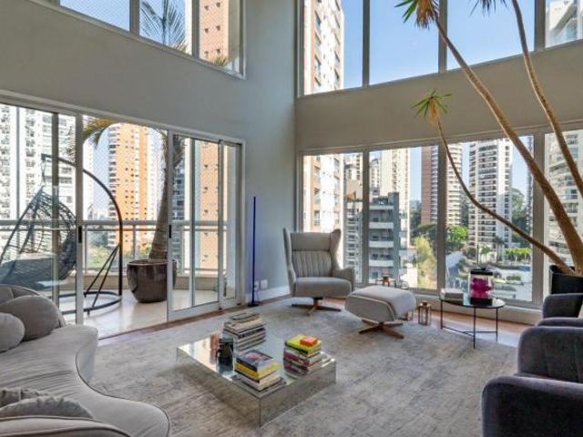 Apartamento de alto padrão com 210m² para venda no Panamby ao lado do novo Parque Global