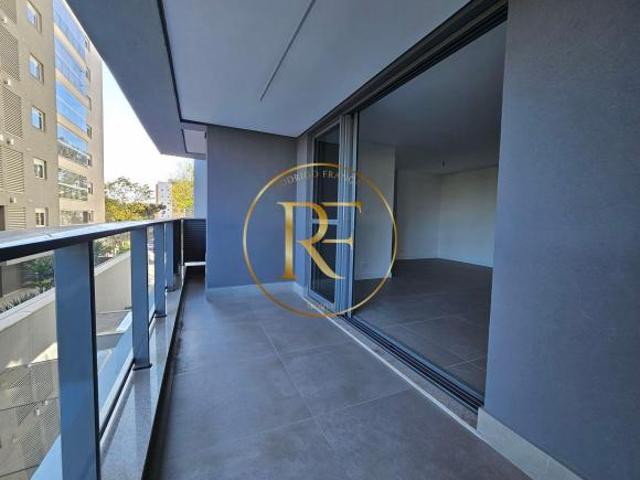Apartamento de alto padrão com 2 suítes no Seminário