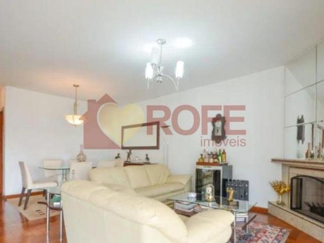 Apartamento de alto padrão com quatro suítes, varanda gourmet e lazer completo em região nobre da zo
