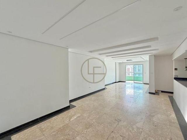 Apartamento de Alto Padrão com Vista Livre e Lazer