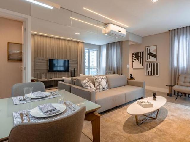 Apartamento de Alto Padrão de 3 quartos no Batel