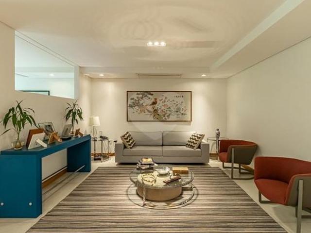 Apartamento de Alto Padrão em Frente ao Colégio Santa Cruz — Alto de Pinheiros