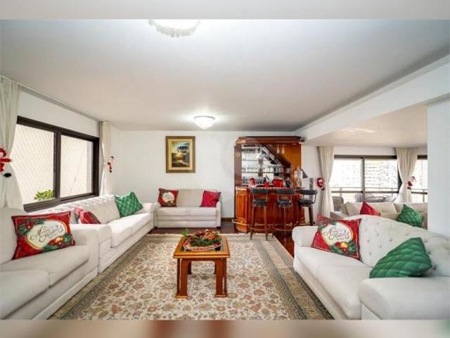 APARTAMENTO DE ALTO PADRÃO EM FRENTE AO CLUBE CURITIBANO | 350 m² | 4 SUÍTES