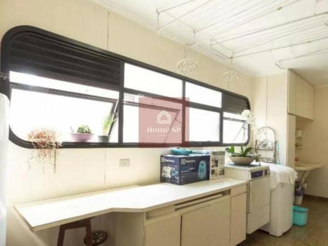 Apartamento de alto padrão em Moema
