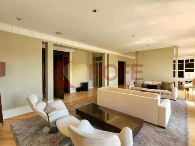 Apartamento de Alto Padrão em Moema