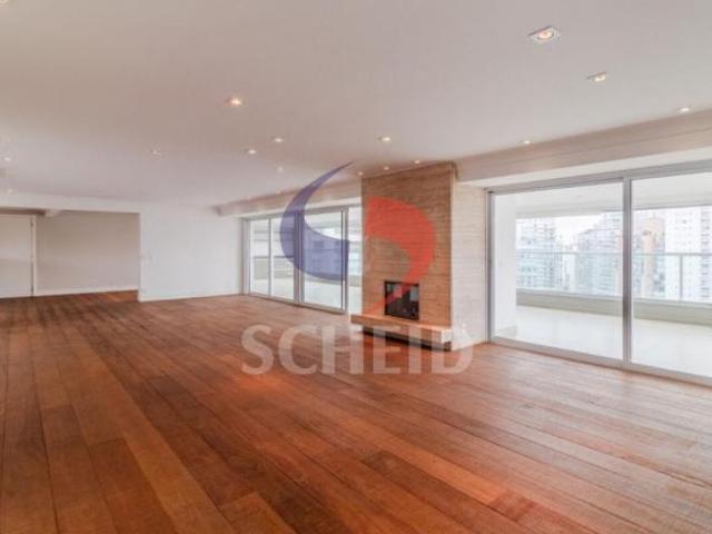 Apartamento de Alto Padrão em Moema ? 335 m², 3 Suítes, 4 Vagas Condomínio Clube