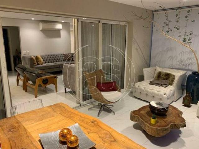 APARTAMENTO DE ALTO PADRÃO EM MOEMA COM 210M² ÚTEIS