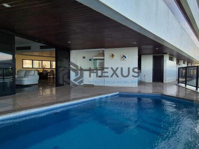 Apartamento de alto padrão frente mar com varanda gourmet e lazer na Praia das A