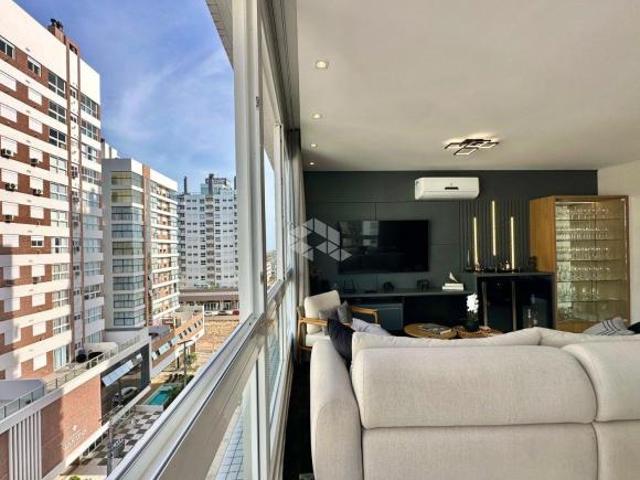 Apartamento de Alto Padrão mobiliado e decorado, 03 quartos sendo 01 suíte, no bairro Navegantes, e