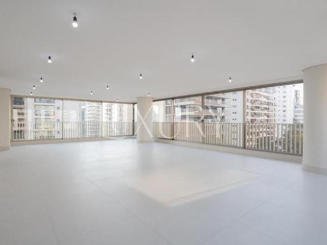 Apartamento de Alto Padrão na Vila Nova Conceição – 280 m² | 4 Suítes | 4 Vagas