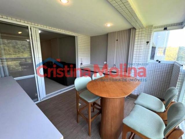 Apartamento de Alto Padrão no Canto do Forte – Vista Privilegiada para o Mar