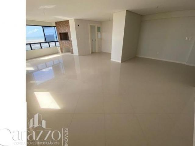 Apartamento de alto padrão no centro de Tramandaí