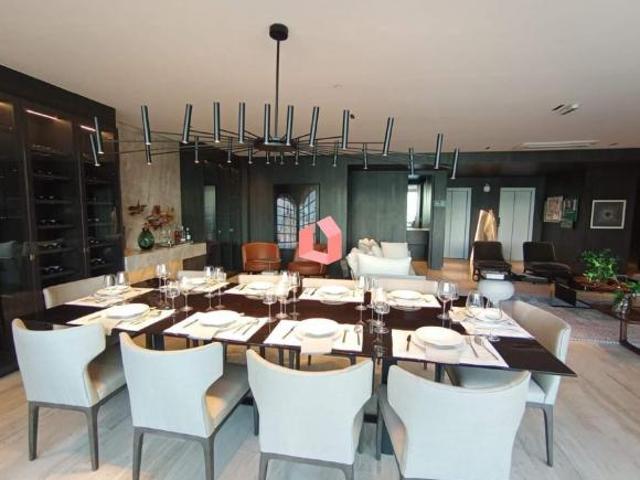 [Apartamento de Alto Padrão no Ibirapuera S.P 04 Dormitórios, Sendo 04 Suítes, 04 Vagas]