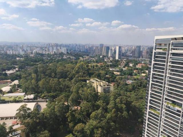 Apartamento de Alto Padrão no Real Parque! 4 vagas! Comliberdade para criar o projeto dos seus sonho