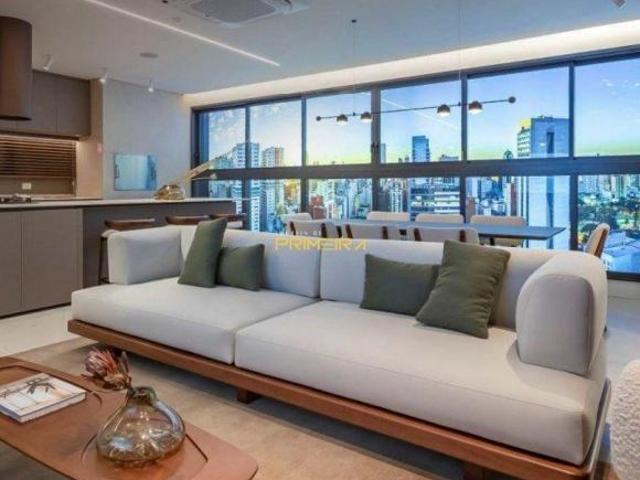 Apartamento de alto padrão no Summit Batel
