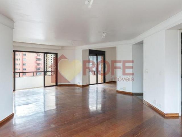 Apartamento de alto padrão para venda no Itaim Bibi, conforto e localização privilegida