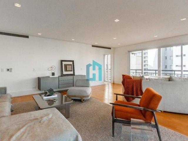 Apartamento de alto padrão para venda ou locação na Vila Olímpia com 3 suítes 5 vagas