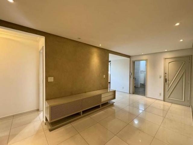 Apartamento de área privativa 3 qts, com elevador, proximo a UNI BH e rua plana!